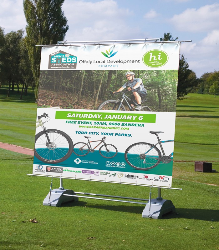 Banner Exterior con Base Rellenable Barahona